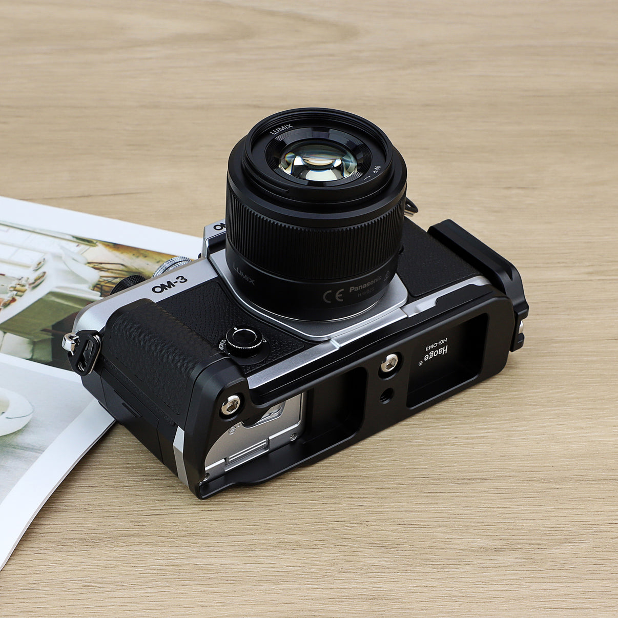 Haoge HG-OM3 Camera Bracket Holder Hand Grip for OM SYSTEM OM-3 Camera ...